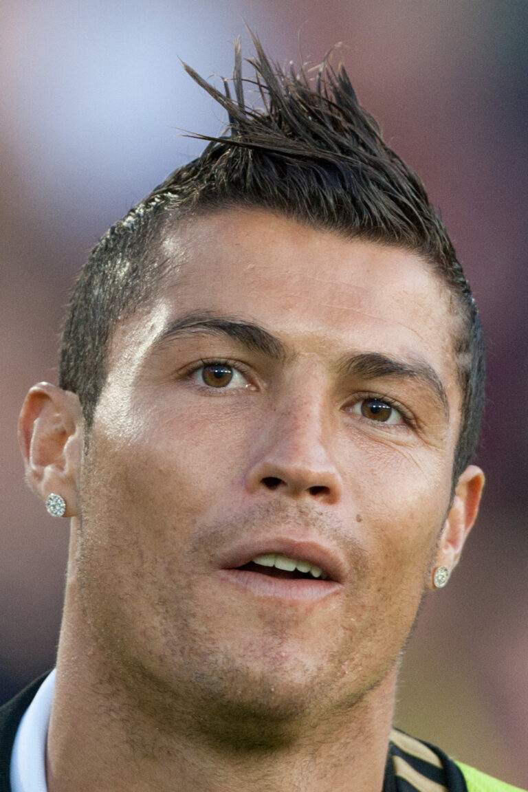Top 35 Cristiano Ronaldo's Hairstyles Through the Years - Hood MWR