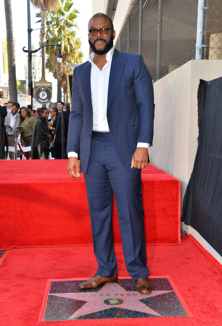 50 Tallest Male Celebrities from 6 ft to 7ft Tall - Hood MWR