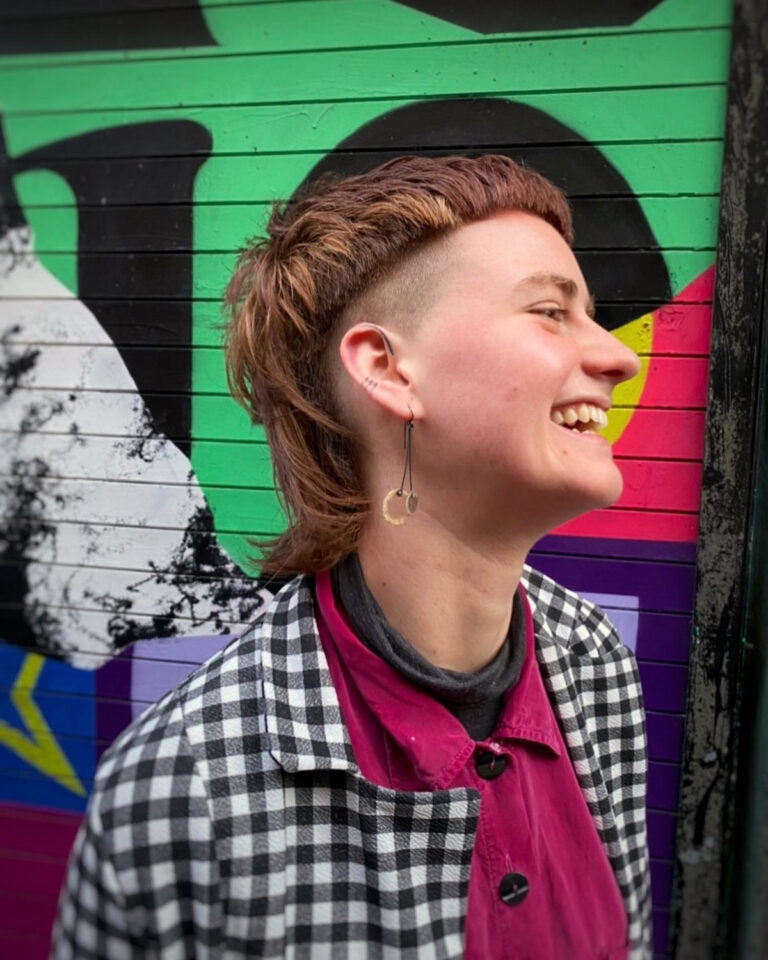 35 Androgynous And Non-Binary Haircuts in 2023 - Hood MWR