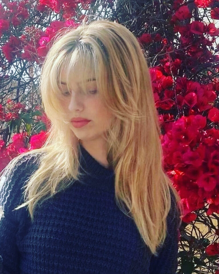 44 Must-Try Wispy Bangs Hairstyles In 2023 - Hood MWR