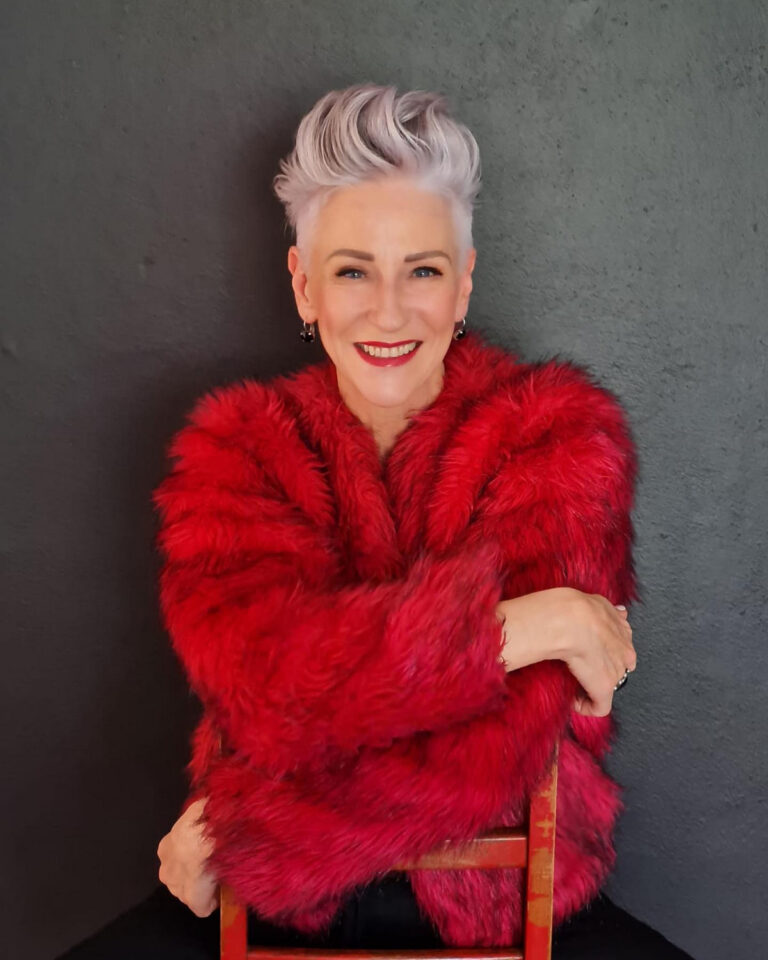 66 Short Grey Hairstyles for Women in 2023 - Hood MWR