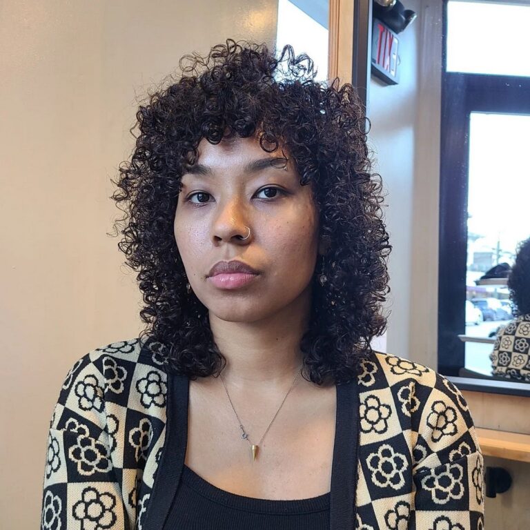 52 Women's Curly Mullet Hairstyles: Embrace the Stylish Revolution ...