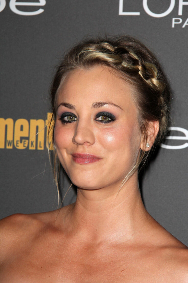 35 Glamorous Kaley Cuoco Hairstyles to Inspire Your Look - Hood MWR
