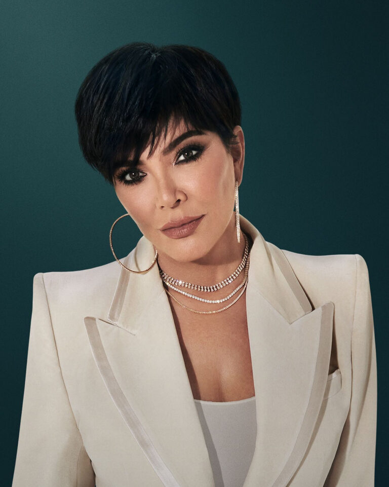 35 Kris Jenner Hairstyles, Haircuts & Colors - Hood MWR
