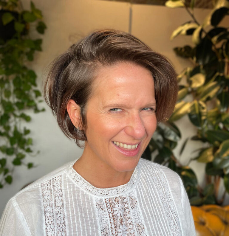 35 Flapper Hairstyles: Vintage Glamour - Hood MWR