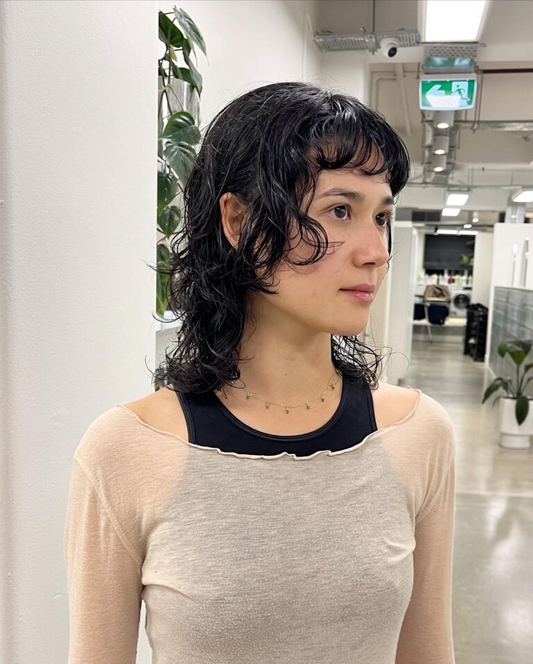 52 Women's Curly Mullet Hairstyles: Embrace the Stylish Revolution ...