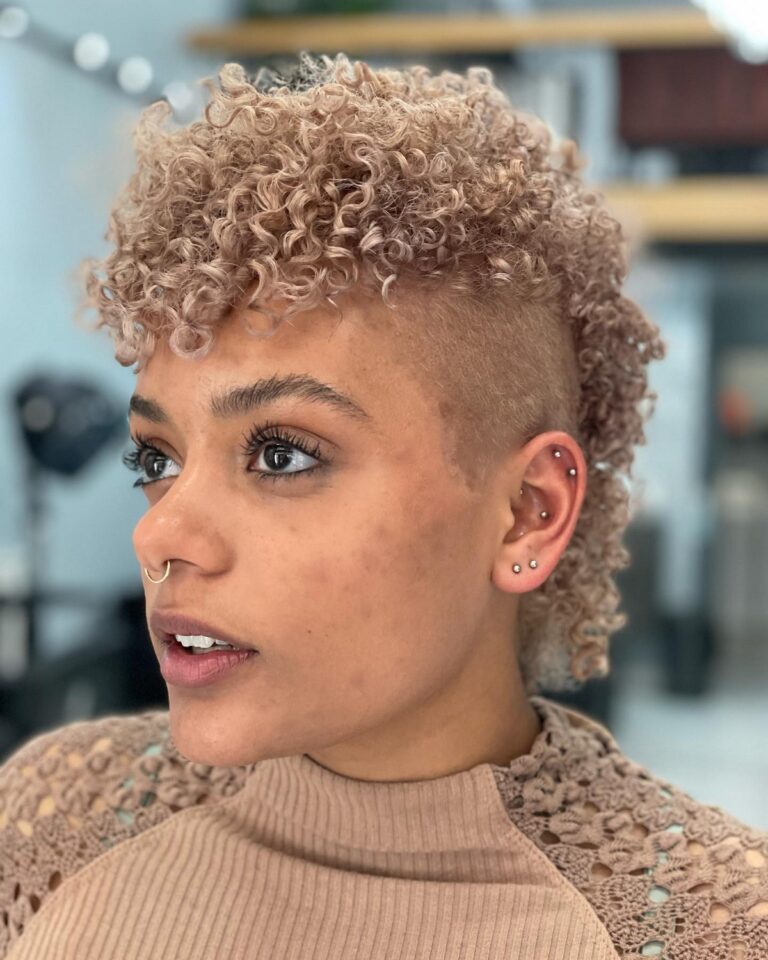 52 Women's Curly Mullet Hairstyles: Embrace the Stylish Revolution ...