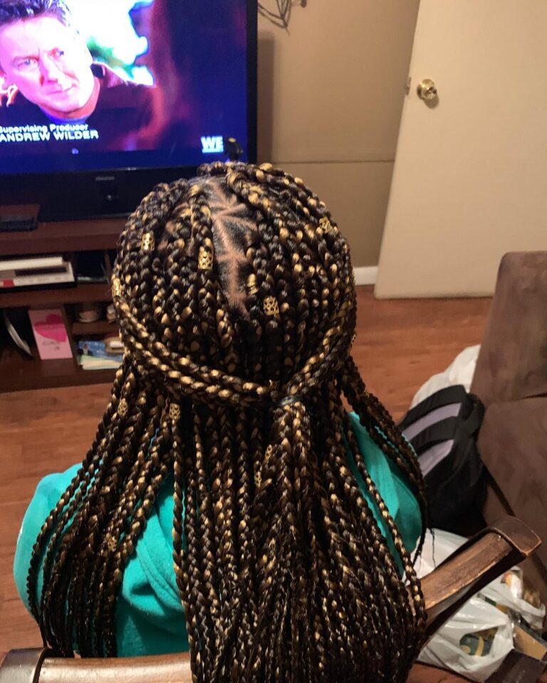 52 Medium Box Braids You Should Try In 2023 - Hood MWR