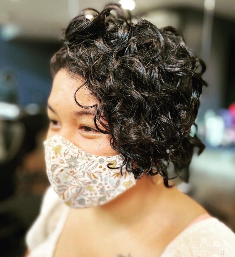 52 Women's Curly Mullet Hairstyles: Embrace the Stylish Revolution ...