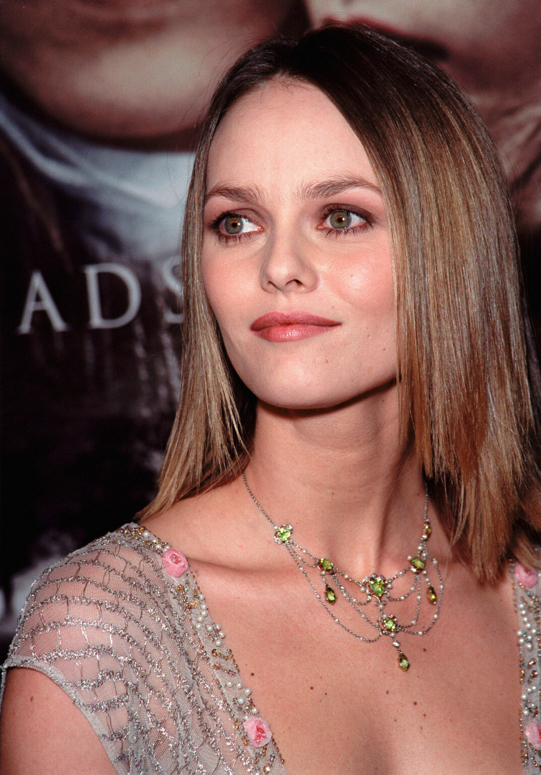 50 Most Attractive Diamond Face Shape Celebrities - Hood MWR