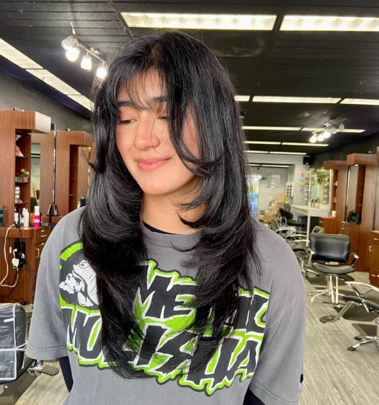 44 Must-Try Wispy Bangs Hairstyles In 2023 - Hood MWR