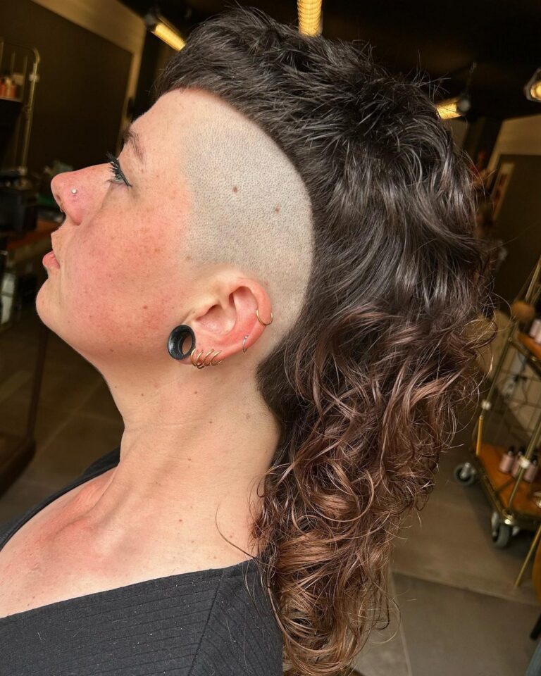 52 Women's Curly Mullet Hairstyles: Embrace the Stylish Revolution ...