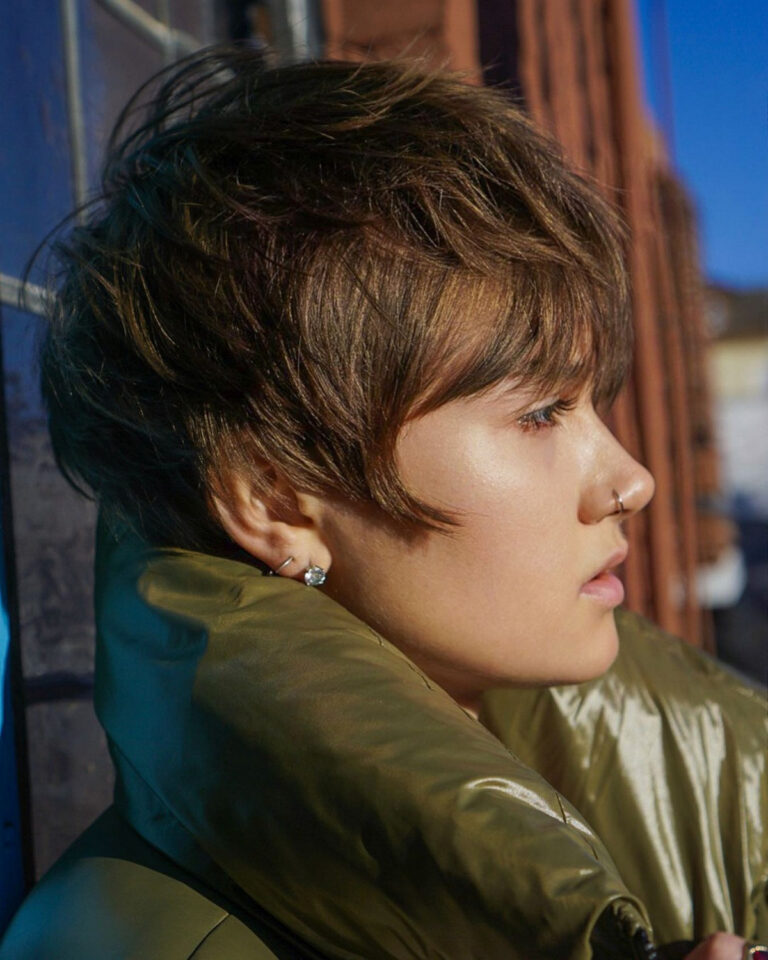 35 Androgynous And Non-Binary Haircuts in 2023 - Hood MWR
