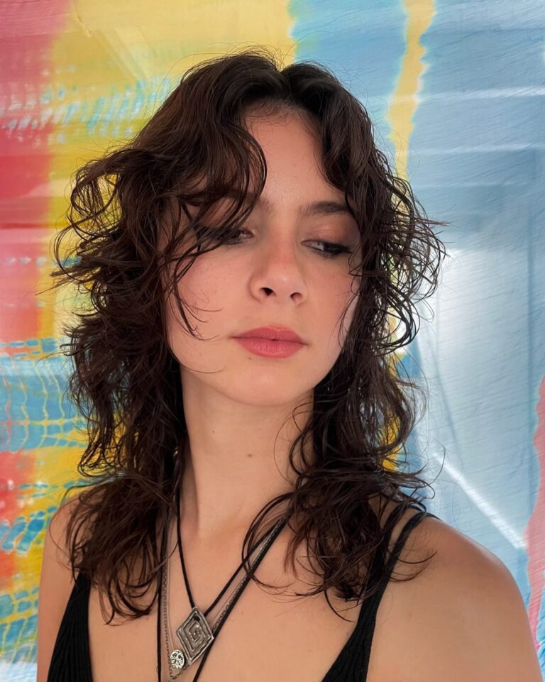 52 Women's Curly Mullet Hairstyles: Embrace the Stylish Revolution ...