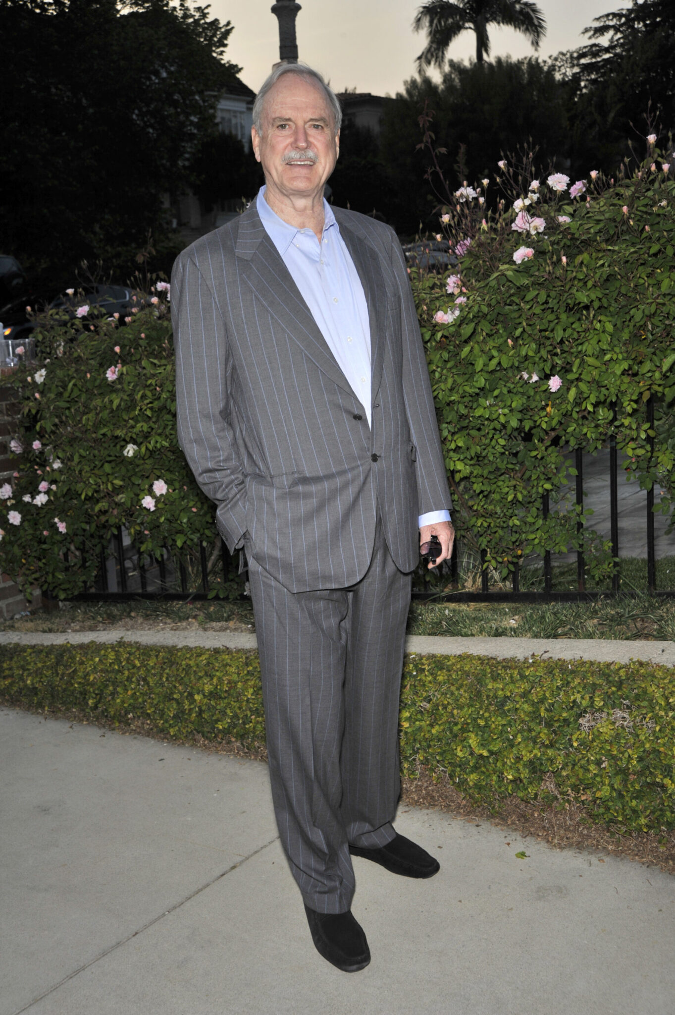 50 Tallest Male Celebrities from 6 ft to 7ft Tall - Hood MWR