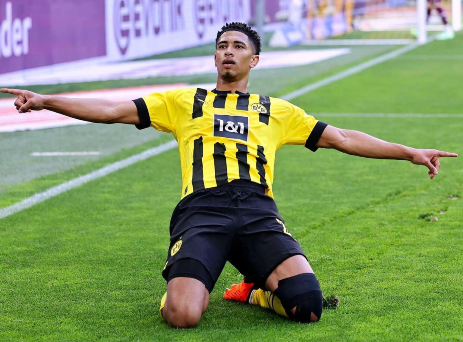 63 Best Current Soccer Players 2023 - Hood MWR