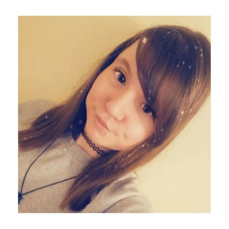 35 Swoop Bang Hairstyles Ideas to Try 2023 - Hood MWR