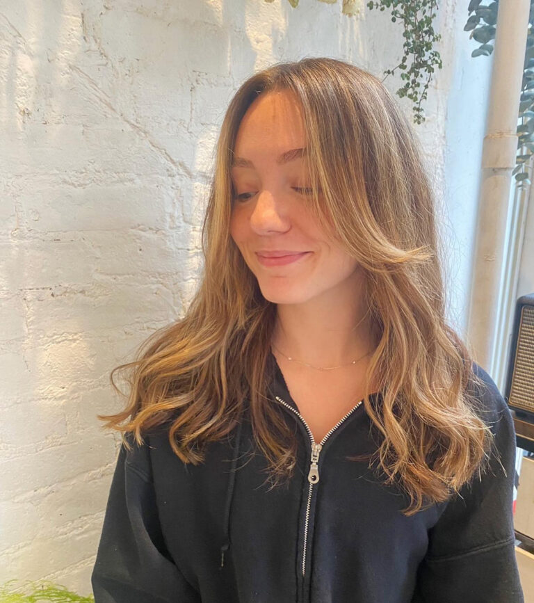 35 Swoop Bang Hairstyles Ideas to Try 2023 - Hood MWR