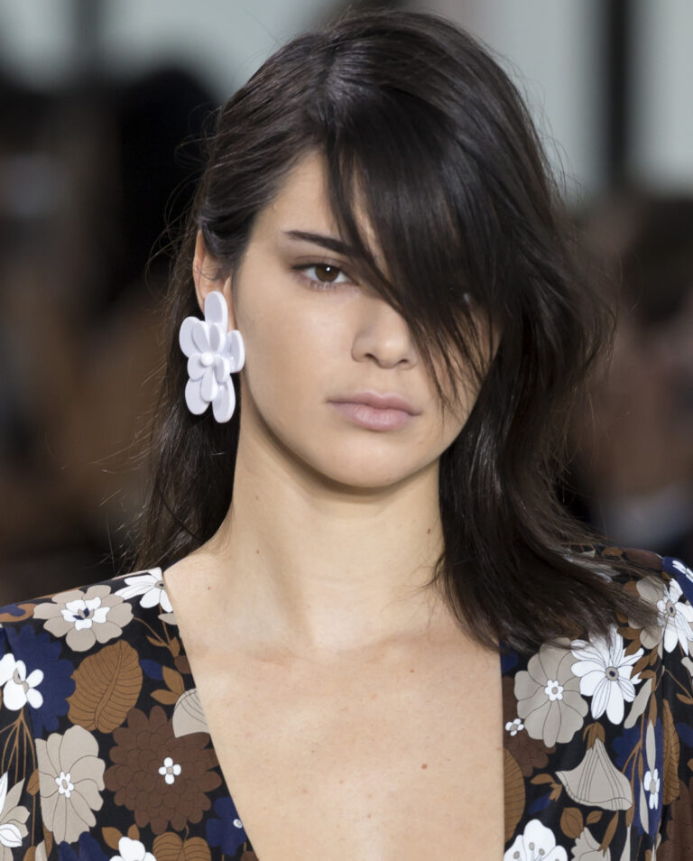 35 Gorgeous Kendall Jenner Hairstyles: Stylish Haircut Ideas