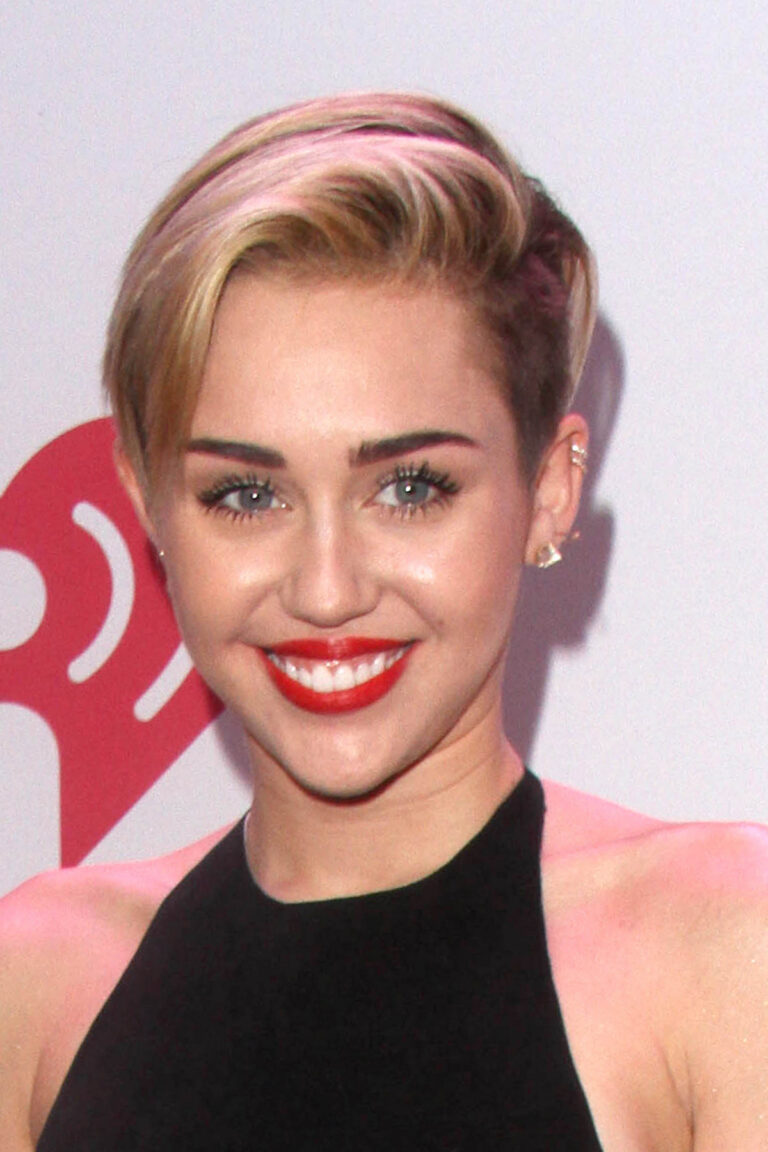 35 Stunning Miley Cyrus Hairstyles: Boldness & Creative - Hood MWR
