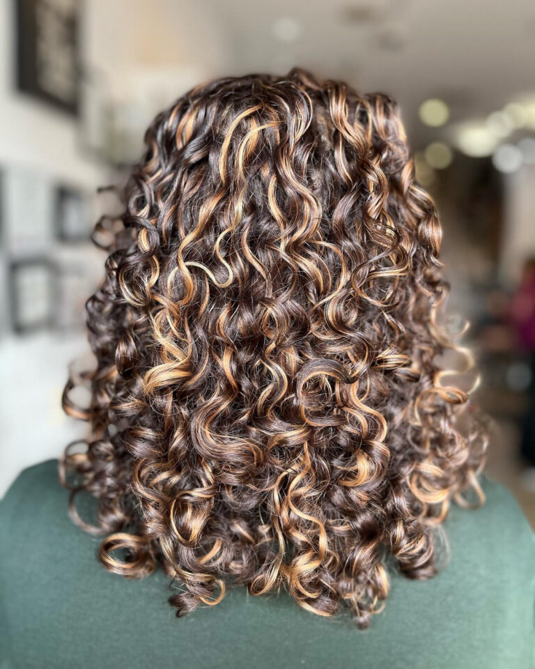42 Beautiful Curly Hair With Highlights in 2023 - Hood MWR