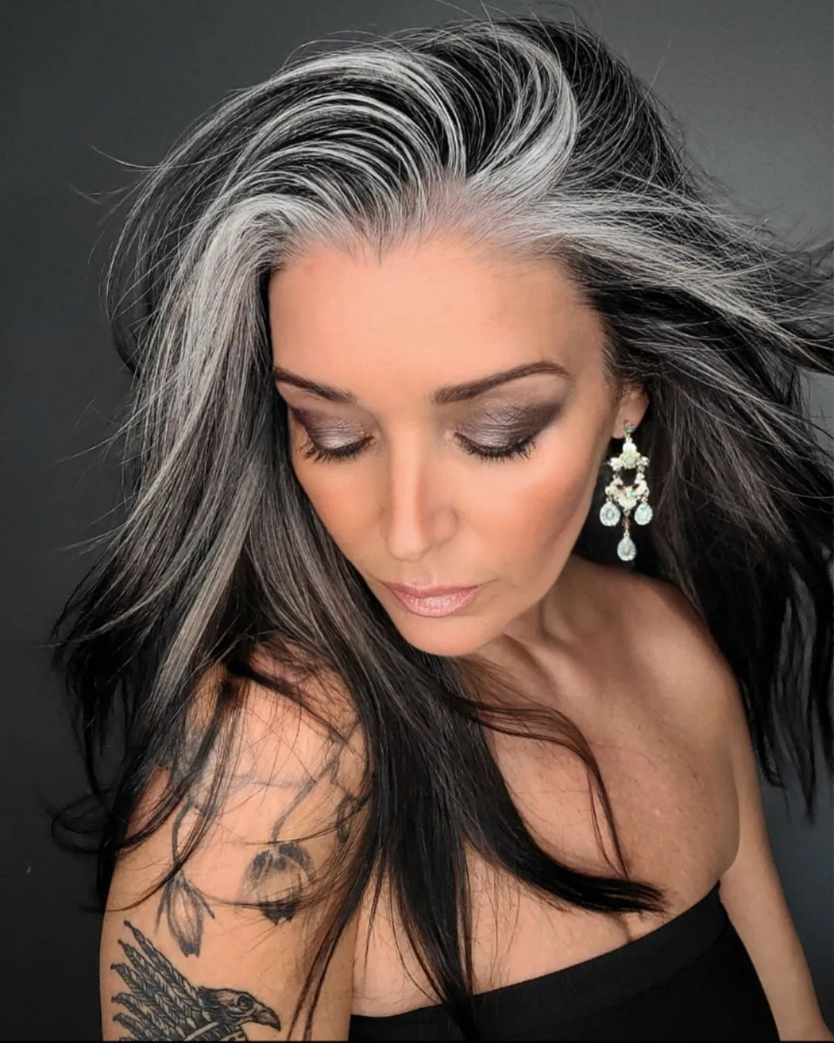 35 Gorgeous Salt And Pepper Hair Color Ideas 2023 Hood Mwr