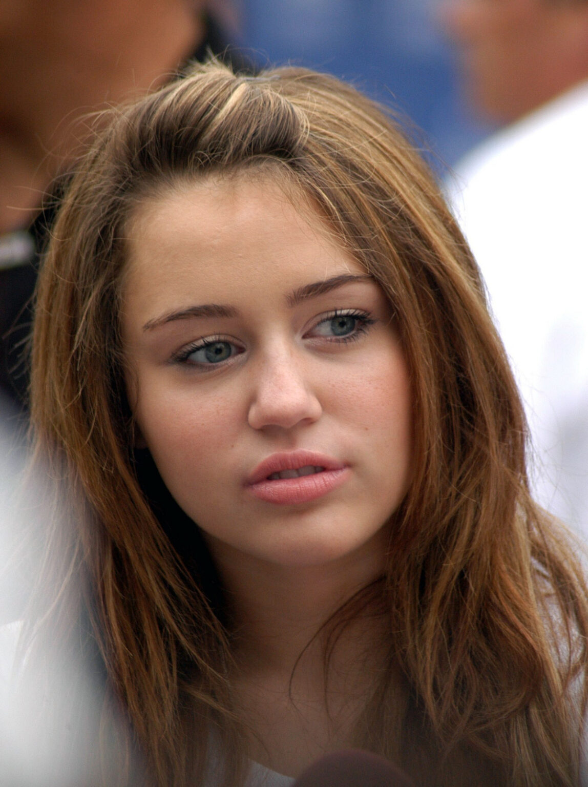 35 Stunning Miley Cyrus Hairstyles: Boldness & Creative - Hood MWR
