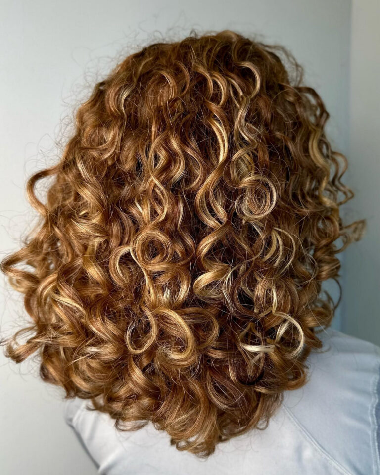 42 Beautiful Curly Hair With Highlights in 2023 - Hood MWR