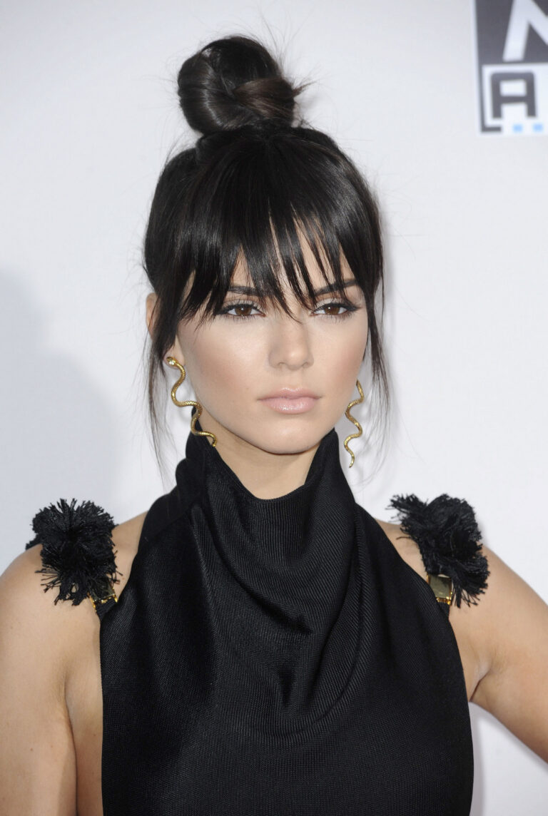 35 Gorgeous Kendall Jenner Hairstyles: Stylish Haircut Ideas