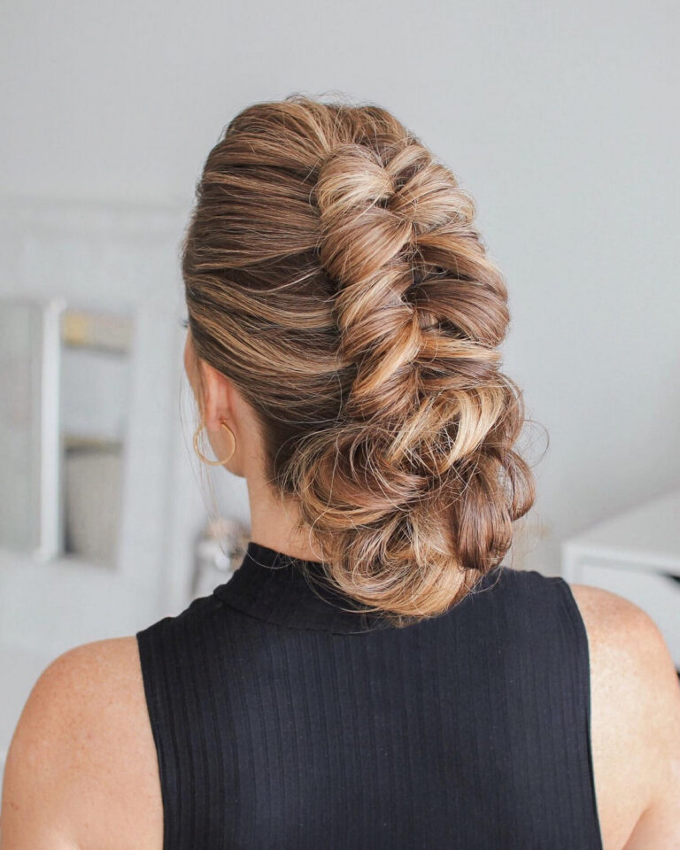 41 Best Messy Bun Hairstyles For Women to Try in 2023 - Hood MWR