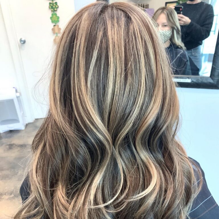 62 Gorgeous Dark Brown Hair With Highlights: Unleash Your Inner Goddess ...