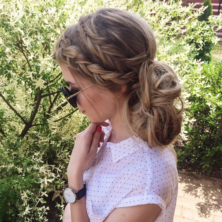 41 Best Messy Bun Hairstyles For Women to Try in 2023 - Hood MWR