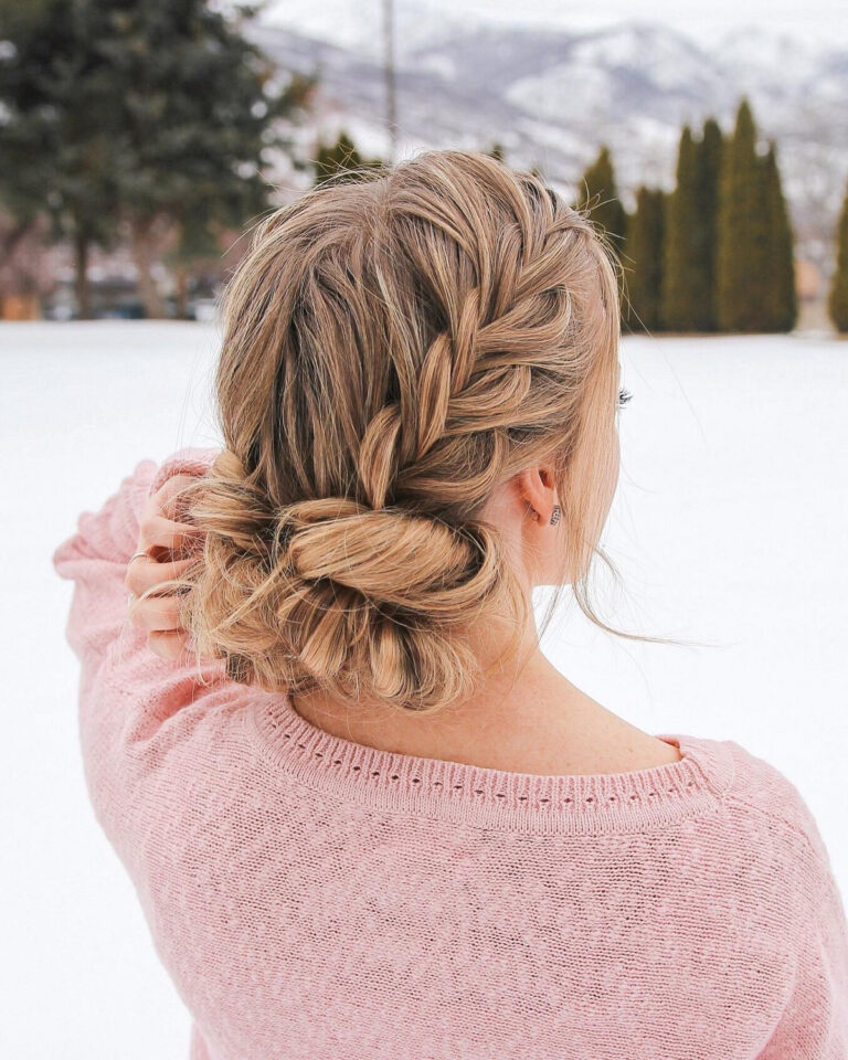 41 Best Messy Bun Hairstyles For Women to Try in 2023 - Hood MWR