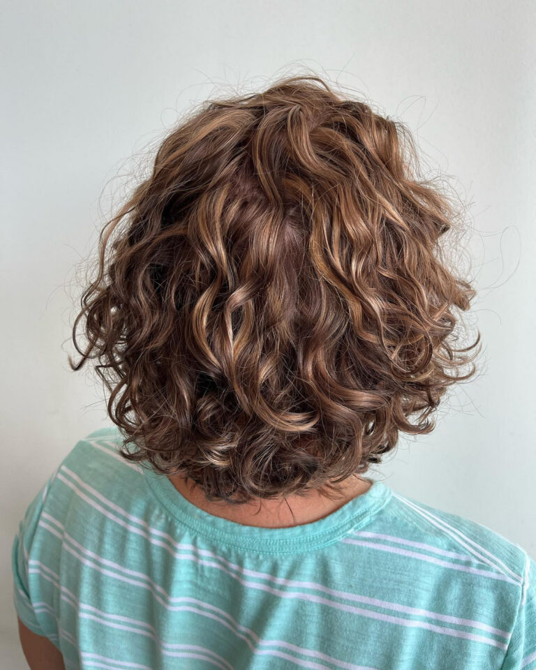 42 Beautiful Curly Hair With Highlights in 2023 - Hood MWR
