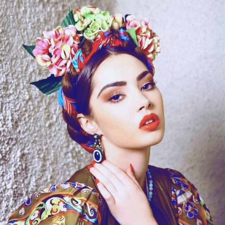 Top 35 Mexican Hairstyles For Women in 2023 - Hood MWR