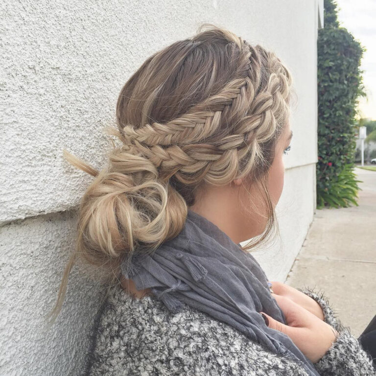 41 Best Messy Bun Hairstyles For Women to Try in 2023 - Hood MWR