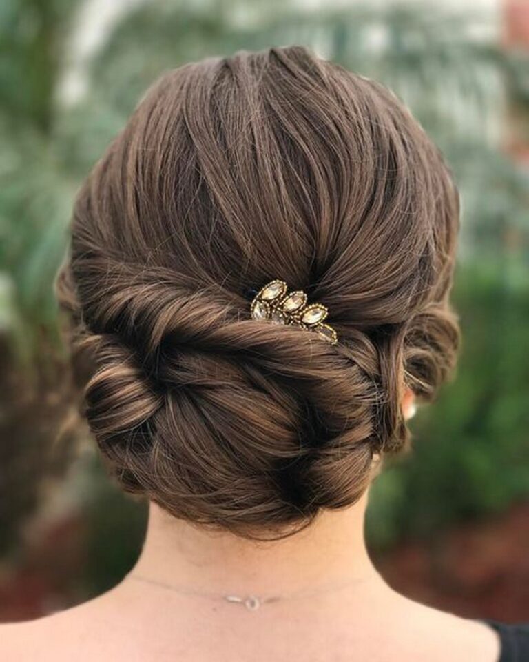 61 Elegant Updos For Medium-Length Hair - Hood MWR