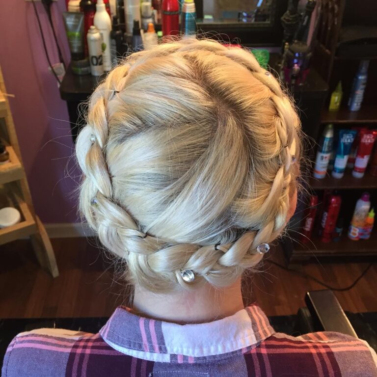 35 Gorgeous Crown Braid Hairstyles for a Majestic Look - Hood MWR