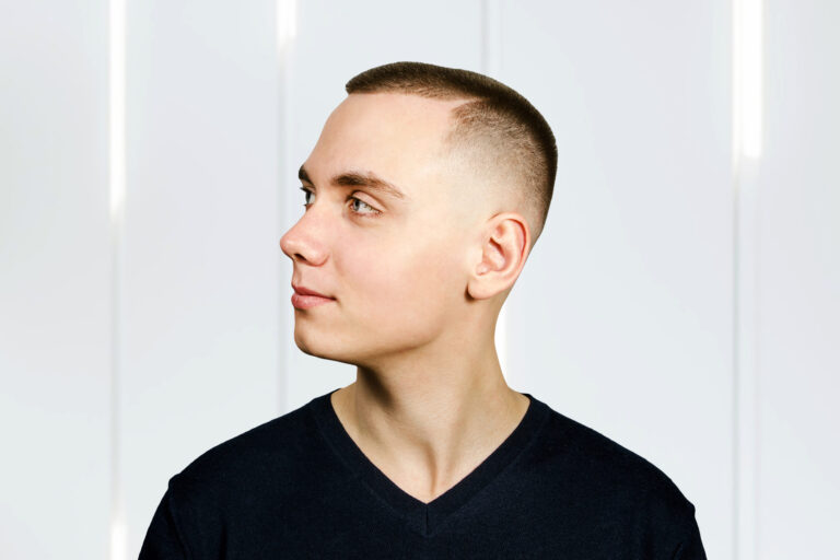 35 Hairstyles for Balding Men Embracing Their New Look - Hood MWR