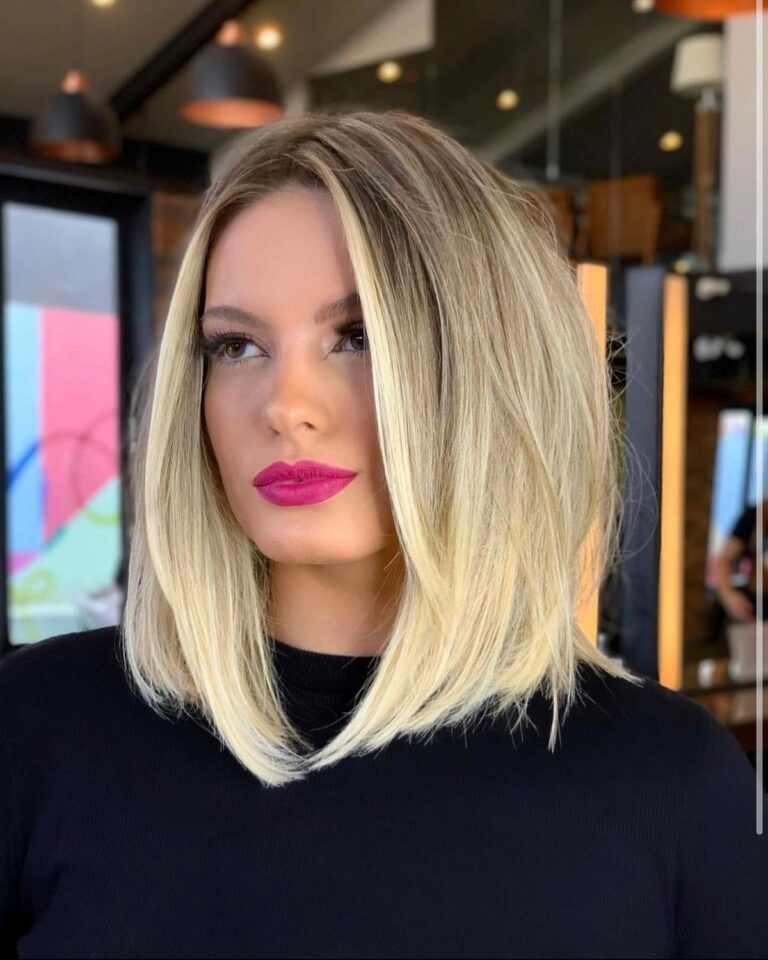 62 Middle Part Hairstyles for Women: Like a Celebrity - Hood MWR