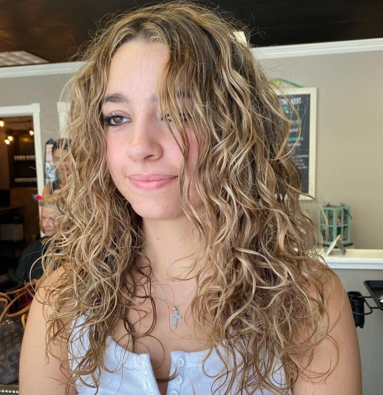 40 Amazing Hairstyles for Thin Curly Hair to Try in 2023