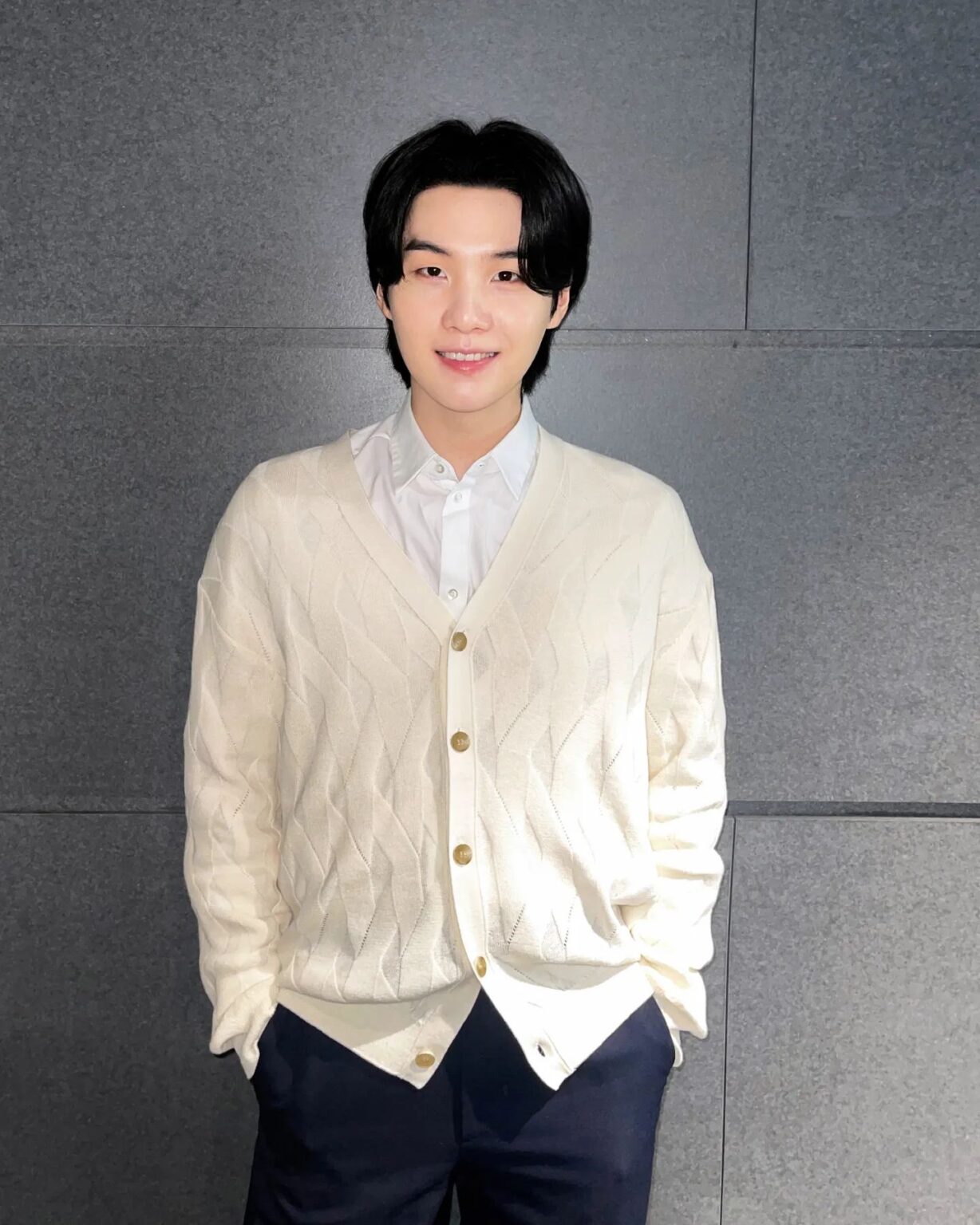 BTS's 36 Hair Transformations: A Rollercoaster of Style - Hood MWR