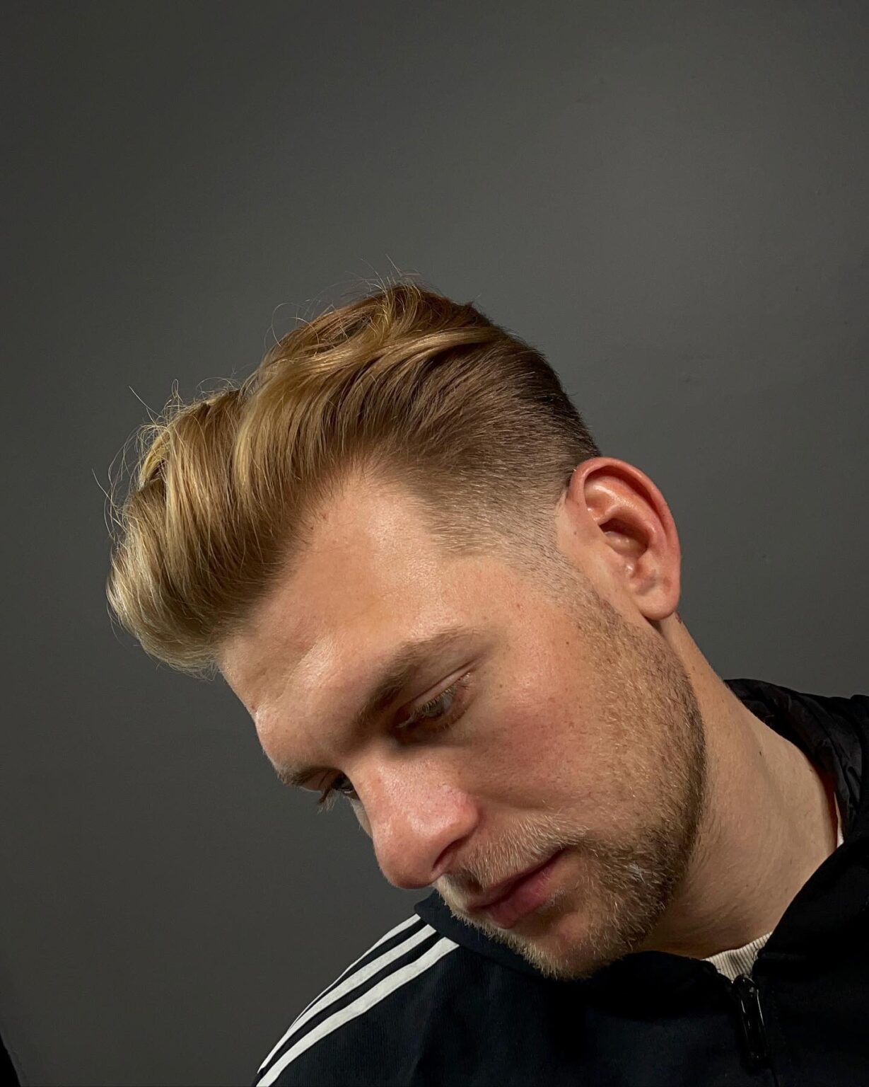 35 Hairstyles for Balding Men Embracing Their New Look - Hood MWR