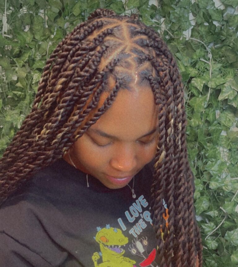 54 Trendiest Medium Knotless Braids for Every Occasion - Hood MWR