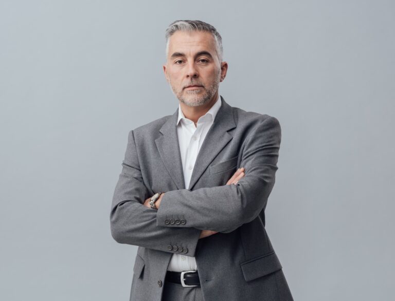 45 Sharp Older Men's Hairstyles That Many Celebs Love - Hood MWR