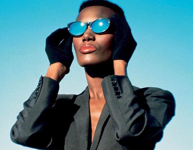 Top 50 Black Female Models: Defining Elegance - Hood MWR