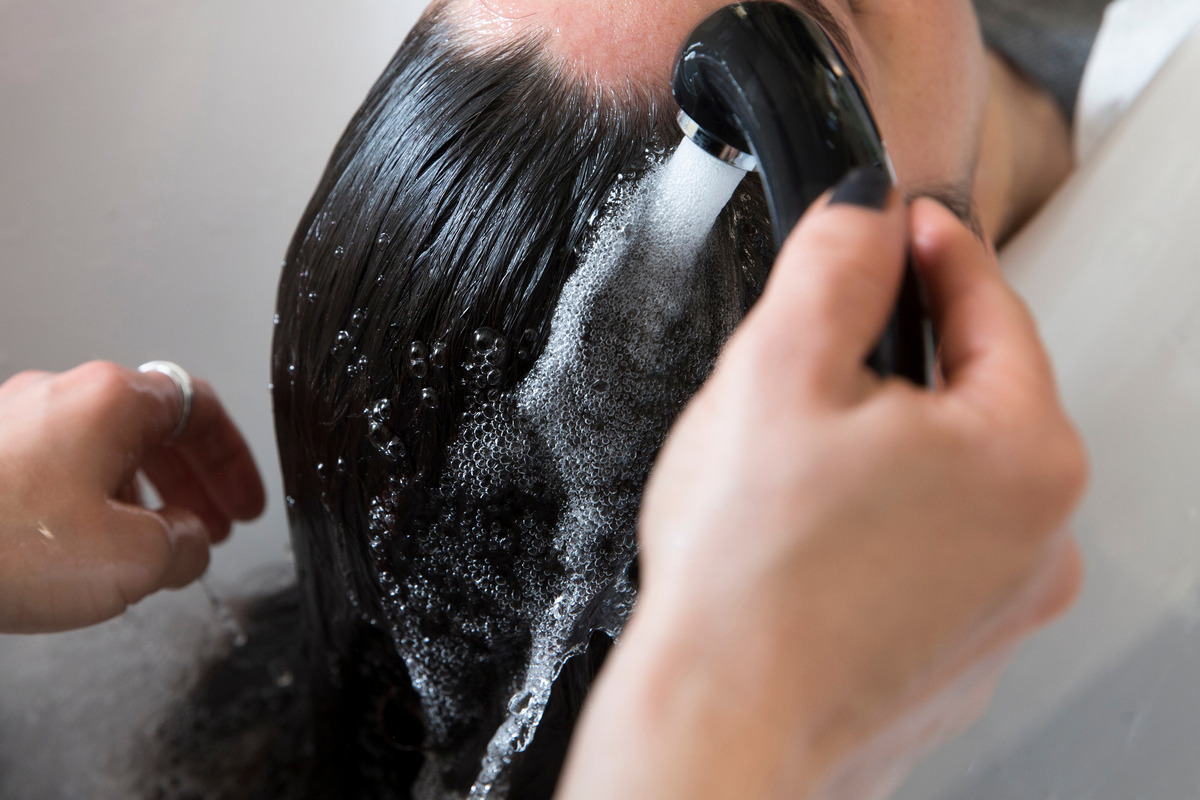Stopping Hair Dye Bleeding: 6 Ways For Long-Lasting Color - Hood MWR