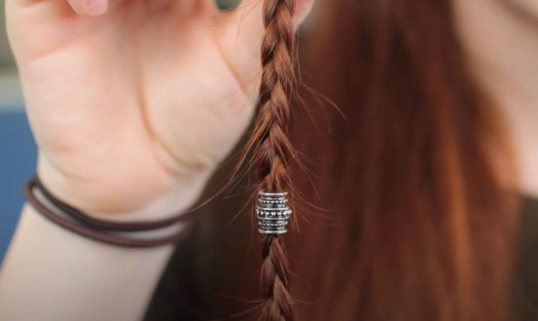 How To Put Beads In Your Hair At Home? The Simple & Easy Guide!