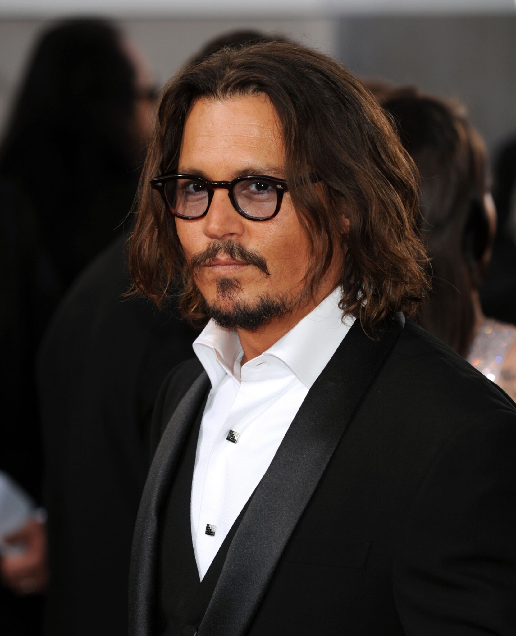 35 Johnny Depp’s Most Iconic Hairstyles Over The Years - Hood MWR