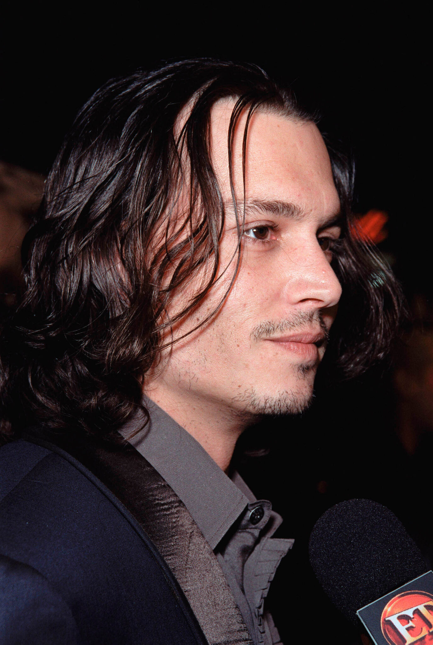 35 Johnny Depp’s Most Iconic Hairstyles Over The Years - Hood MWR